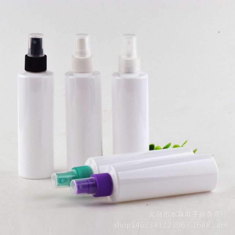 Spray bottle for perfume and cosmetics packaging